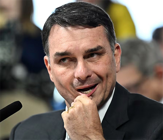 Ligado a milicianos do RJ, Flávio Bolsonaro diz que Lula parece “chefe ...